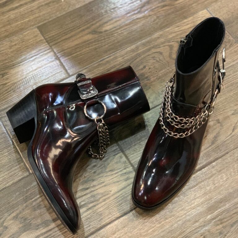 Bota piel color vino acabado brillante con accesorios desmontables ...